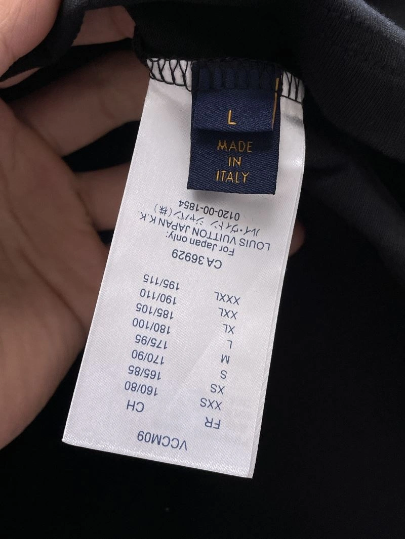 Bargain Louis Vuitton T-Shirts