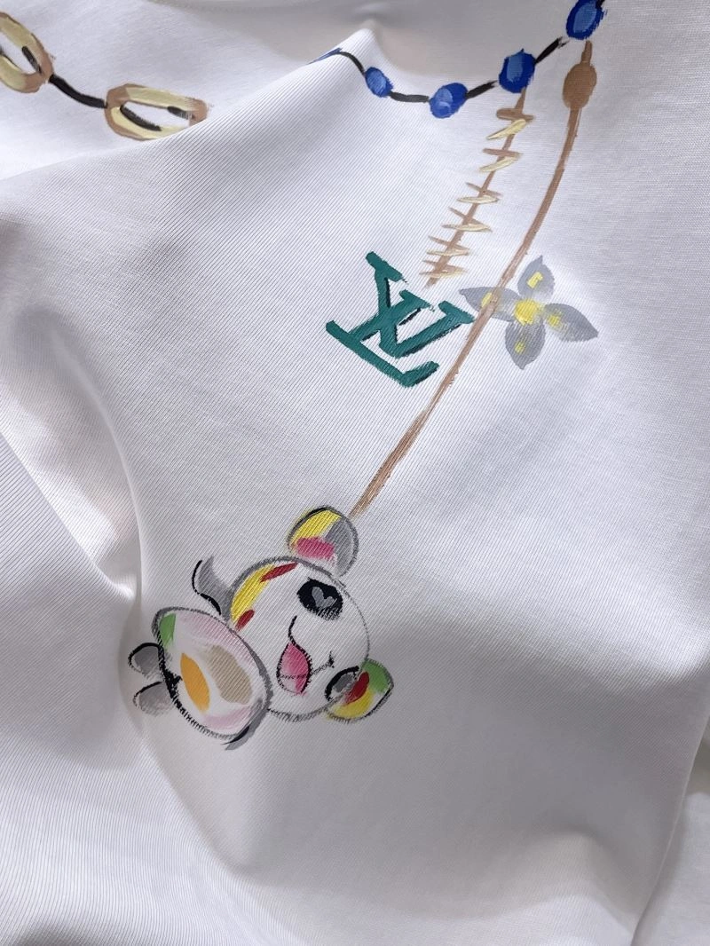 Indistinguishable Louis Vuitton T-Shirts
