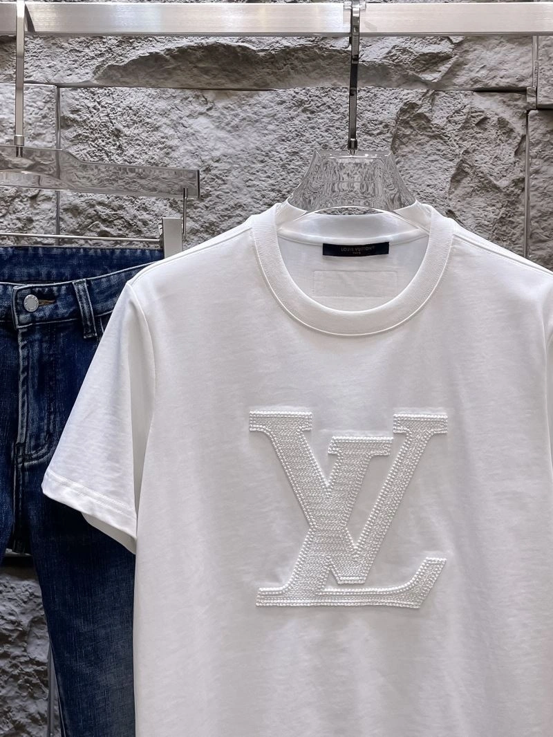 Accurate model Louis Vuitton T-Shirts