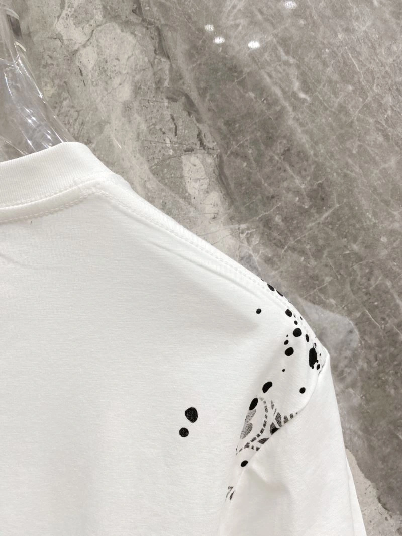 Exact replica Louis Vuitton T-Shirts