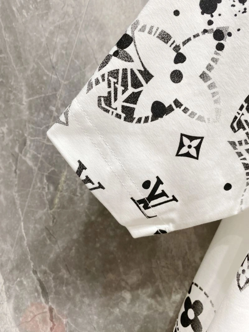 Exact replica Louis Vuitton T-Shirts