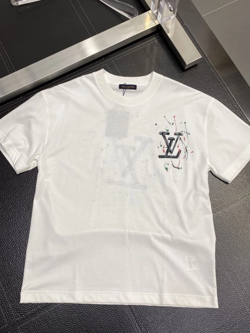 Accurate model Louis Vuitton T-Shirts