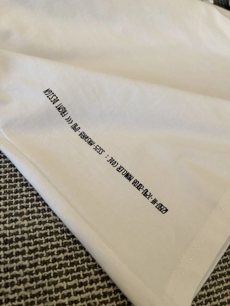 Exact replica Louis Vuitton T-Shirts