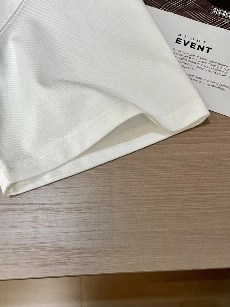 Indistinguishable Louis Vuitton T-Shirts