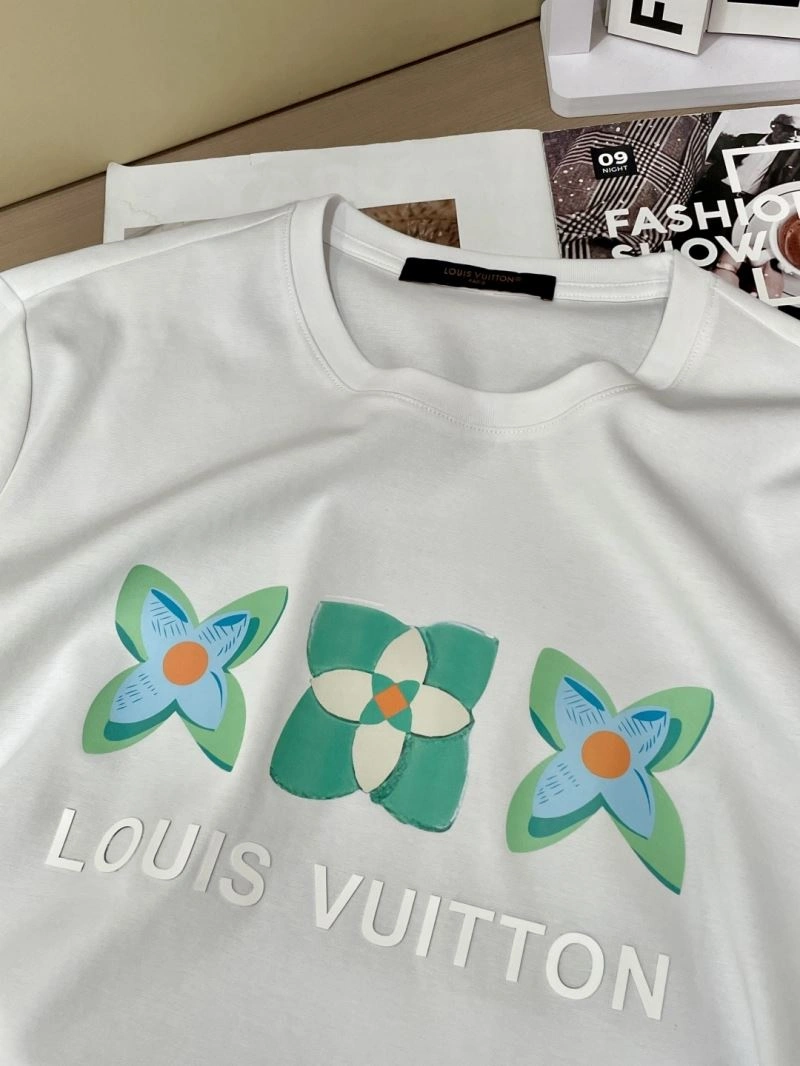 Exact replica Louis Vuitton T-Shirts