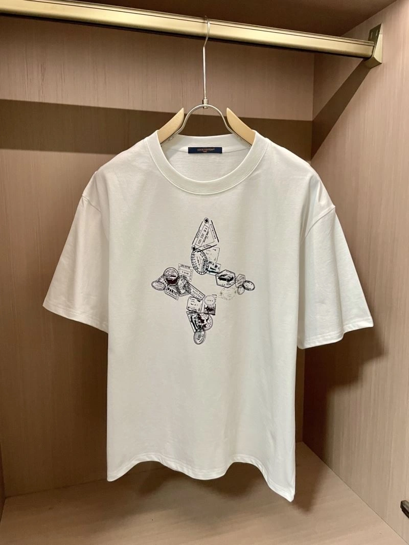 Accurate model Louis Vuitton T-Shirts