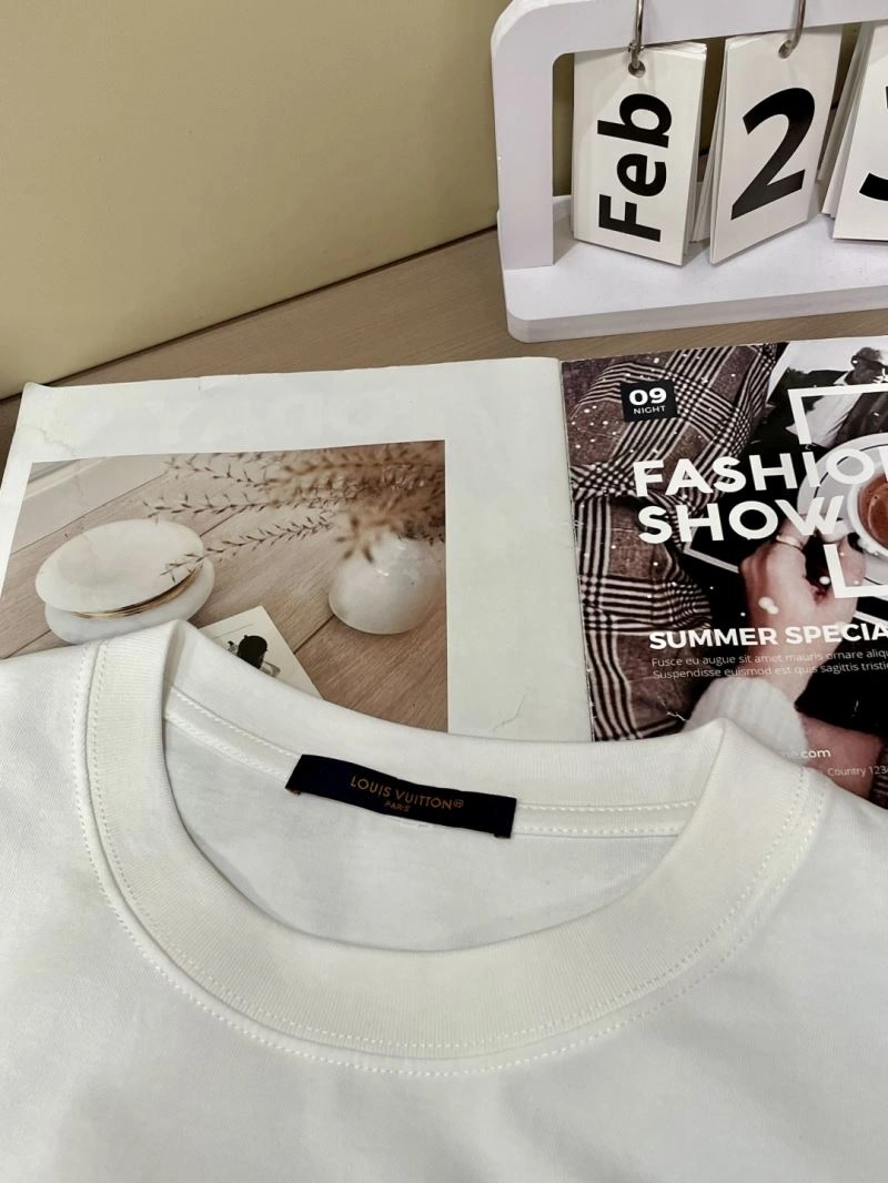 Top mirror Louis Vuitton T-Shirts