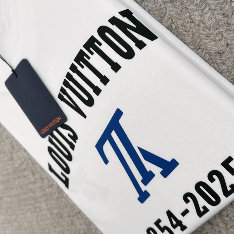 Exact replica Louis Vuitton T-Shirts