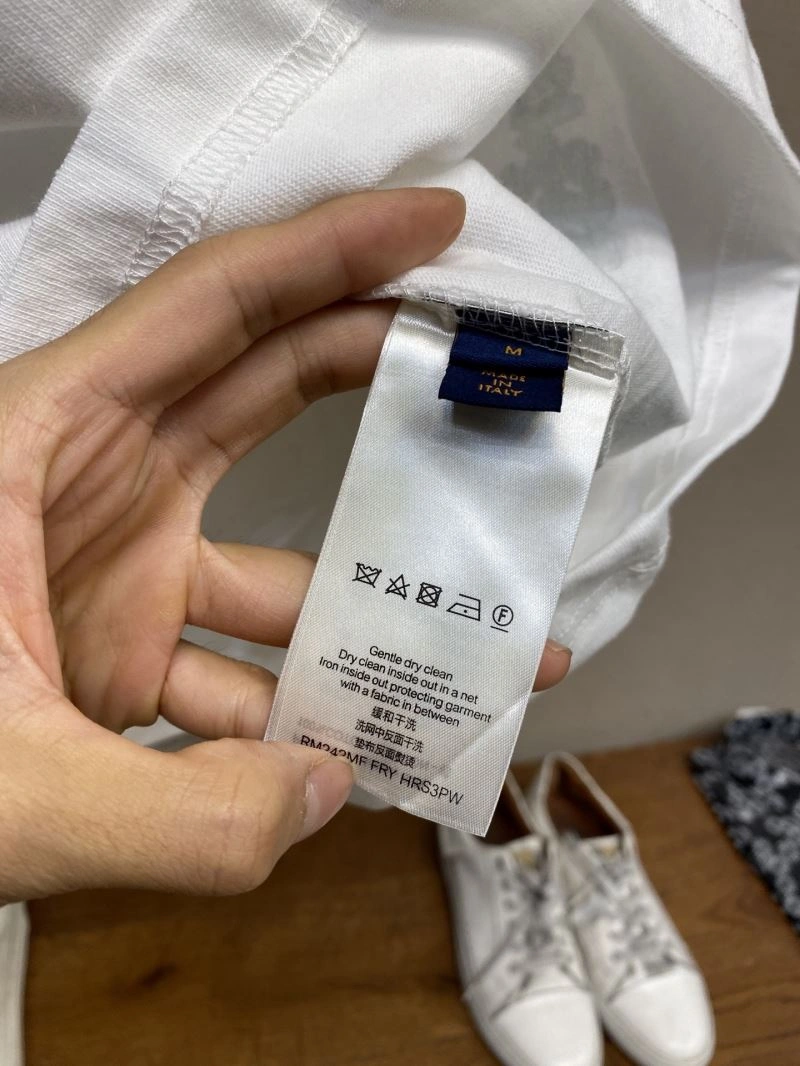 Indistinguishable Louis Vuitton T-Shirts