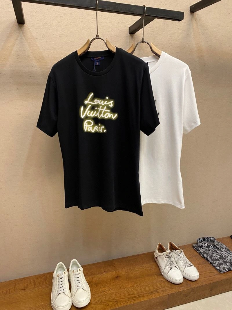 Precise copy Louis Vuitton T-Shirts