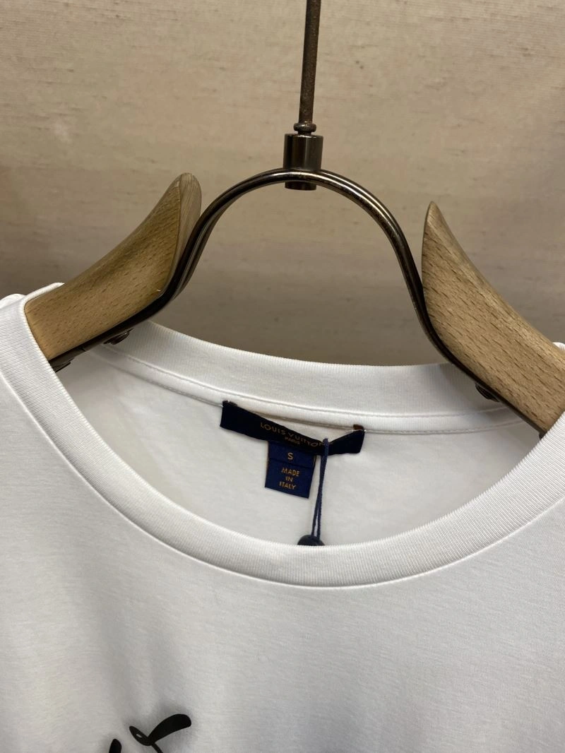 Precise copy Louis Vuitton T-Shirts