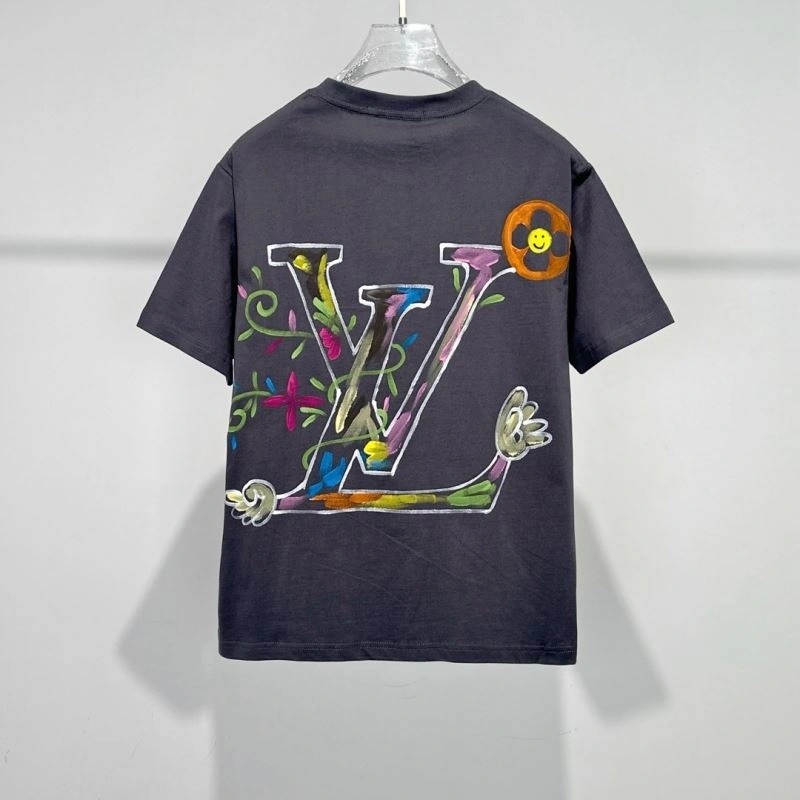 Accurate model Louis Vuitton T-Shirts