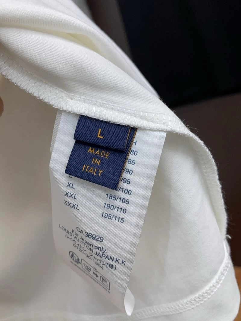 Bargain Louis Vuitton T-Shirts