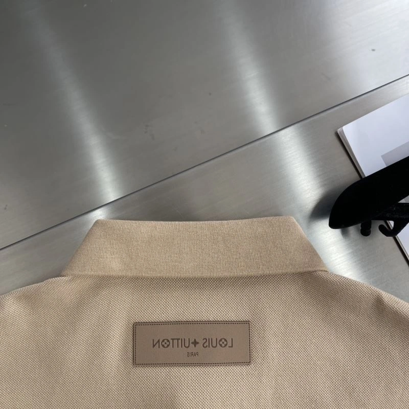 Accurate model Louis Vuitton T-Shirts