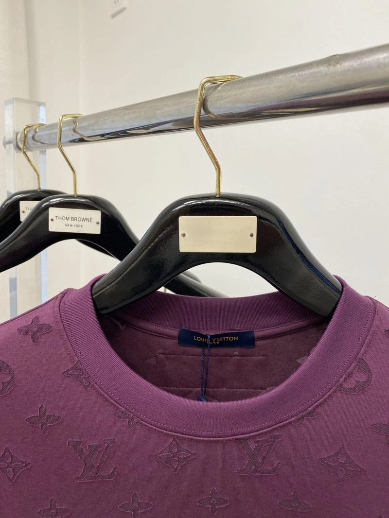 Indistinguishable Louis Vuitton T-Shirts