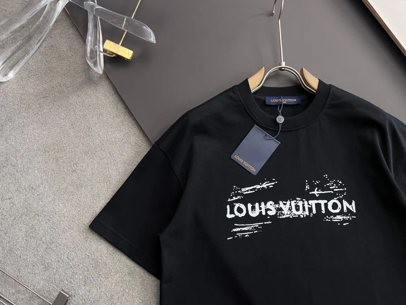 High fidelity Louis Vuitton T-Shirts