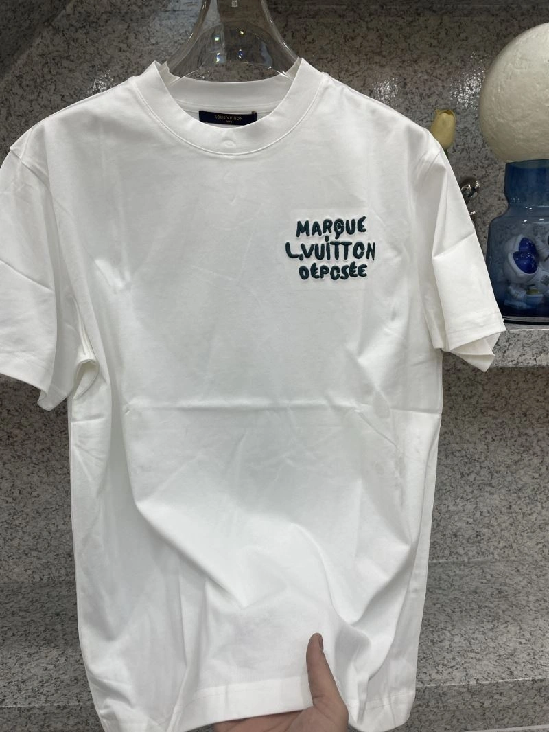 Exact replica Louis Vuitton T-Shirts
