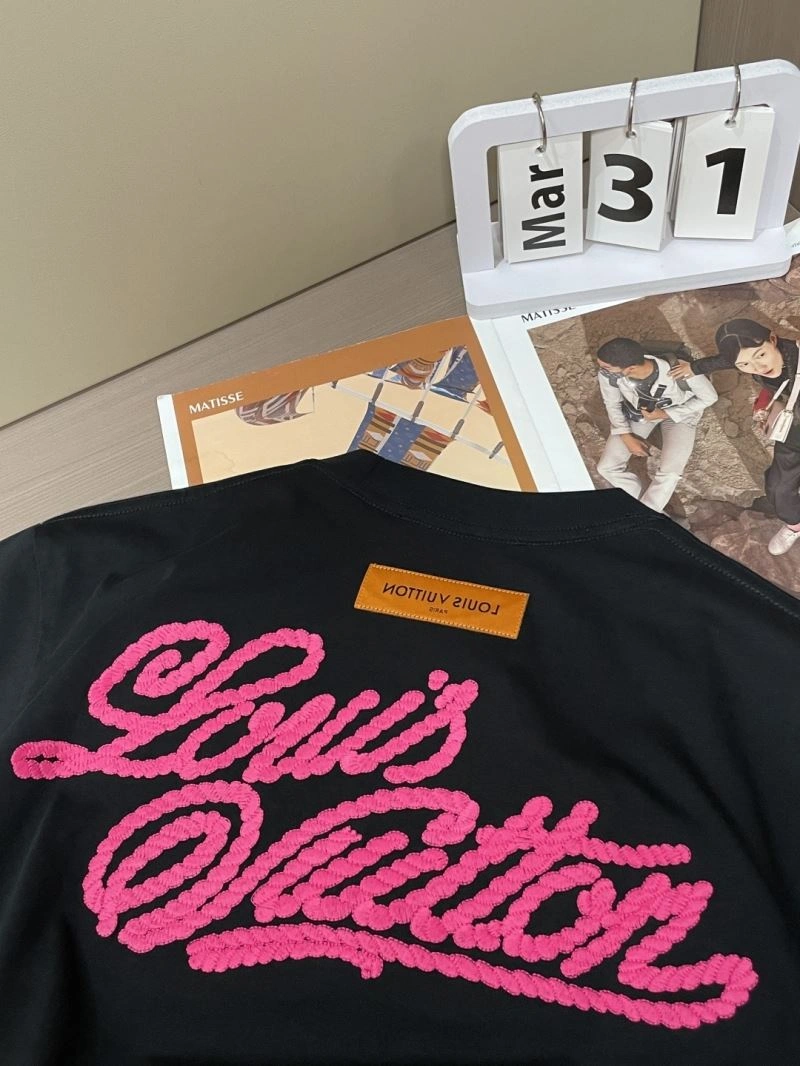 Top match Louis Vuitton T-Shirts
