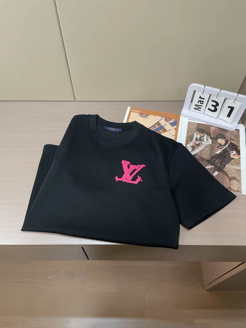 Top match Louis Vuitton T-Shirts