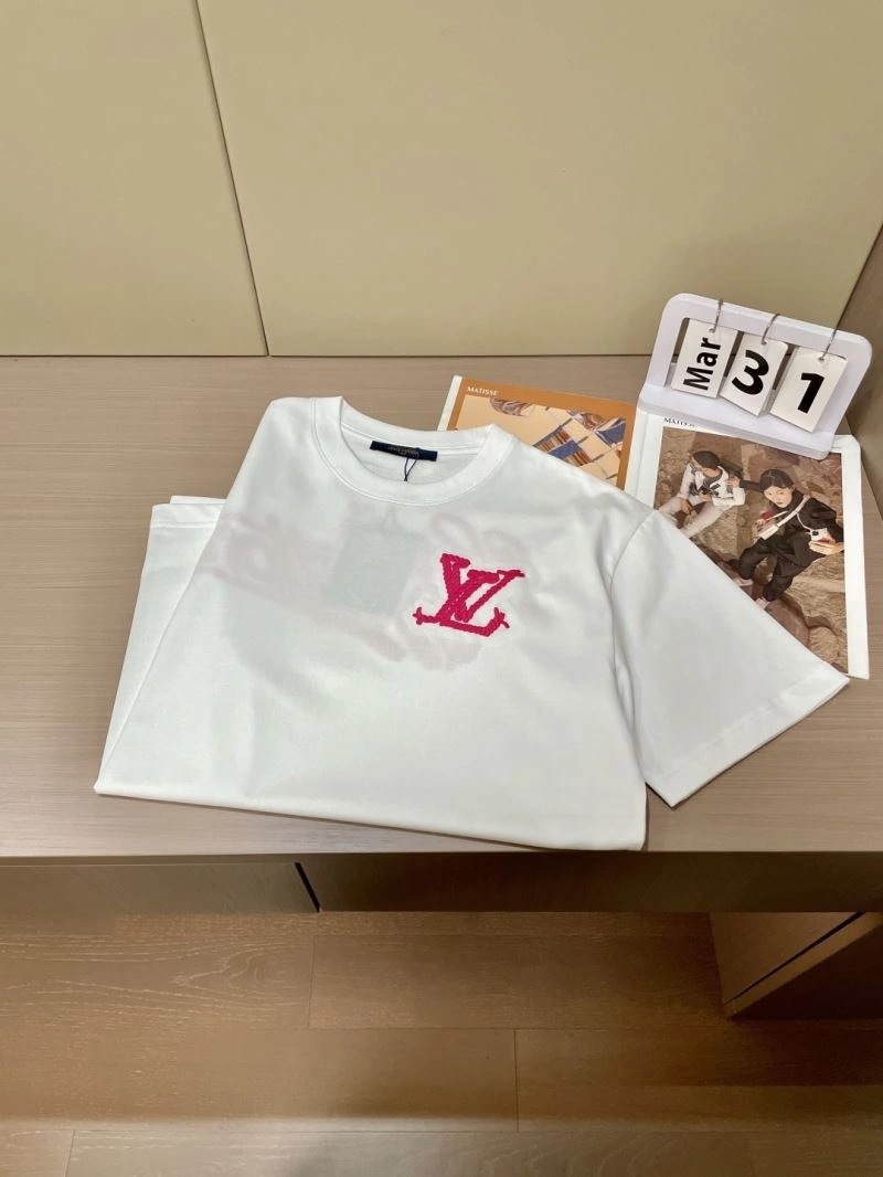 Top match Louis Vuitton T-Shirts