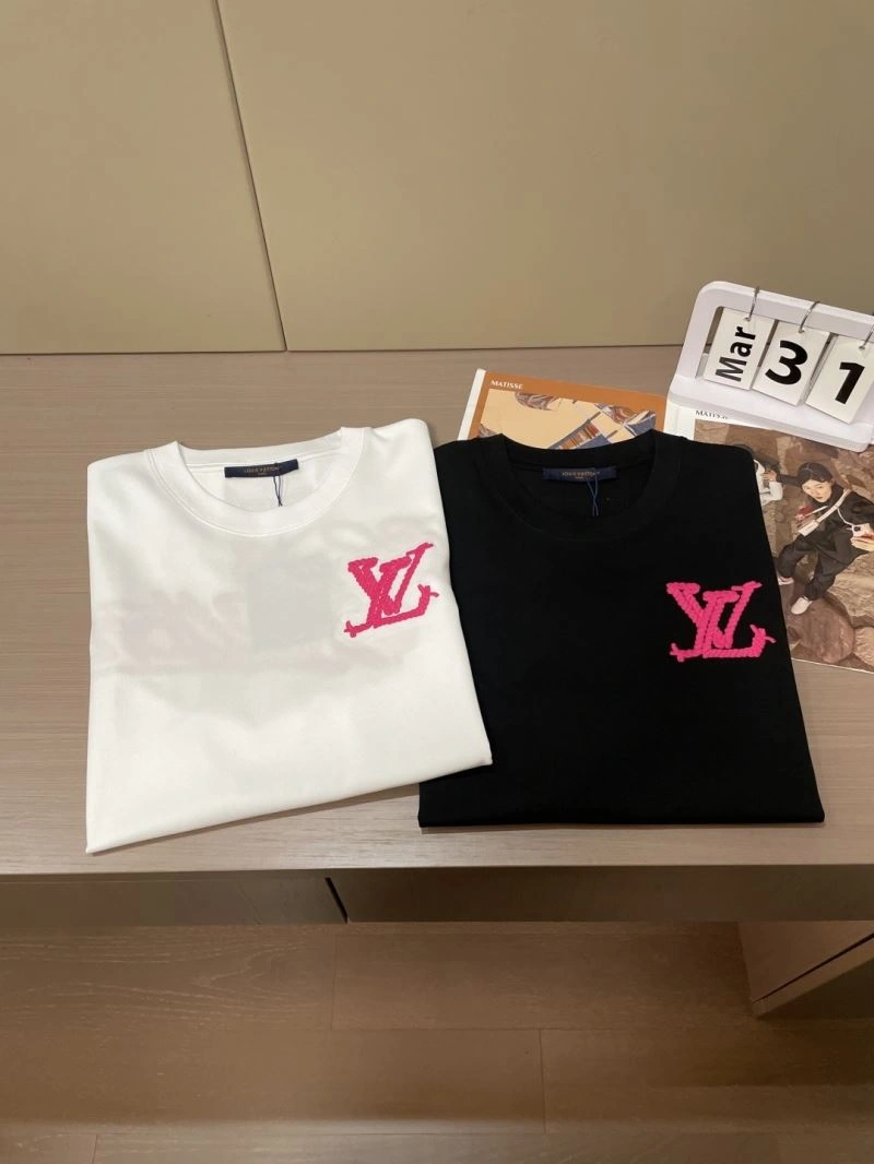 Top match Louis Vuitton T-Shirts