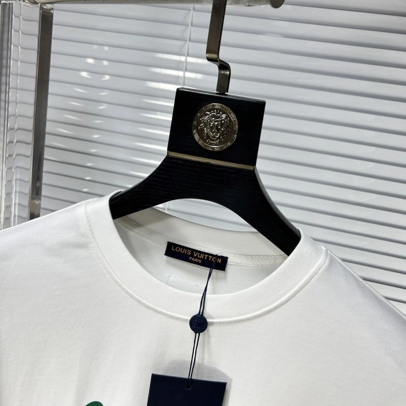 Indistinguishable Louis Vuitton T-Shirts