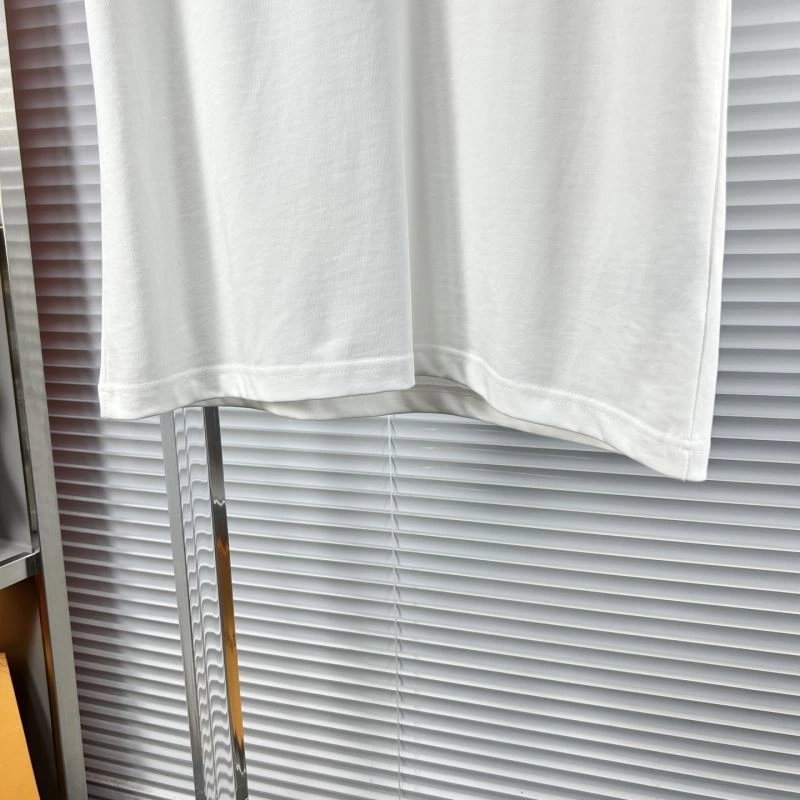 Indistinguishable Louis Vuitton T-Shirts