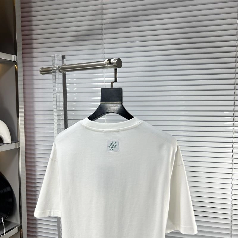Indistinguishable Louis Vuitton T-Shirts