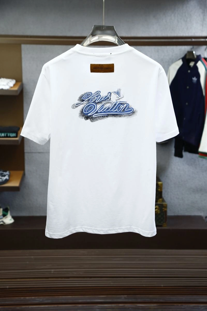 Accurate model Louis Vuitton T-Shirts