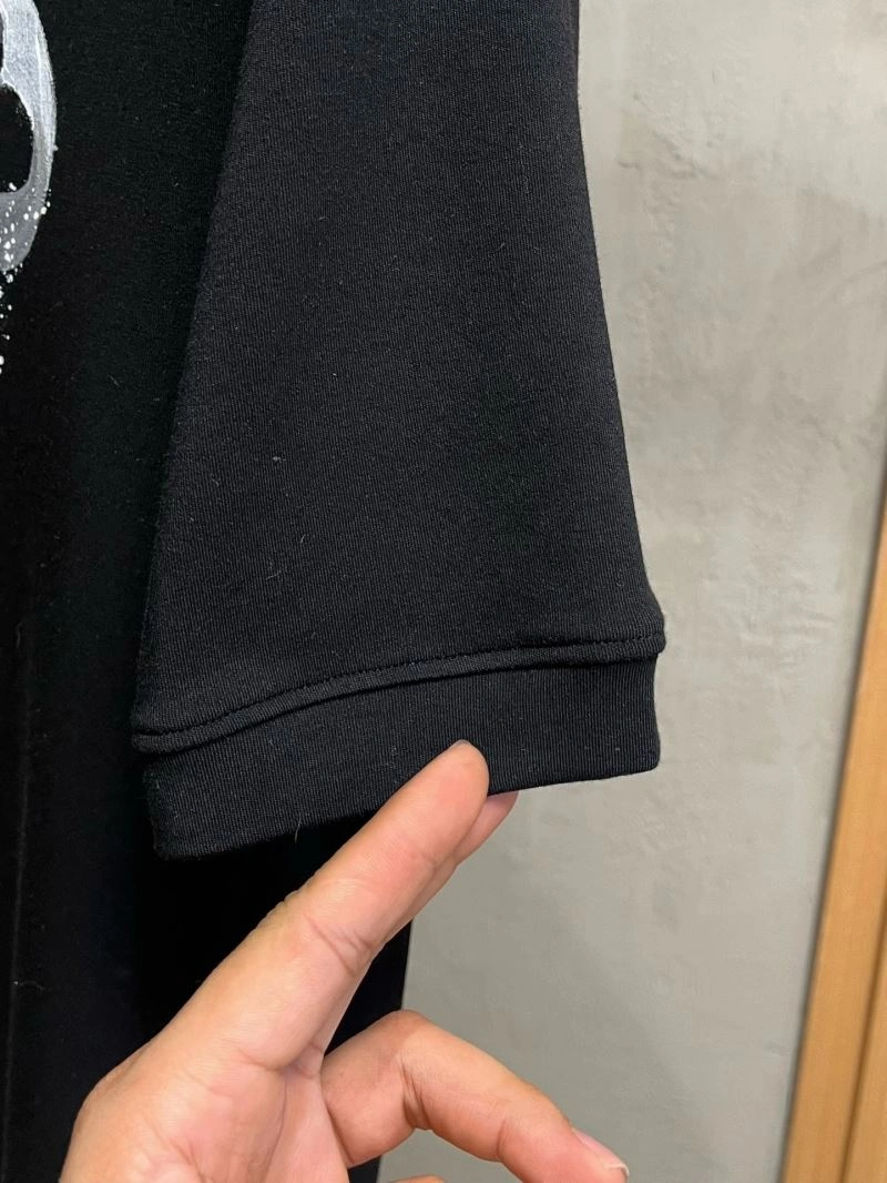 Exact replica Louis Vuitton T-Shirts