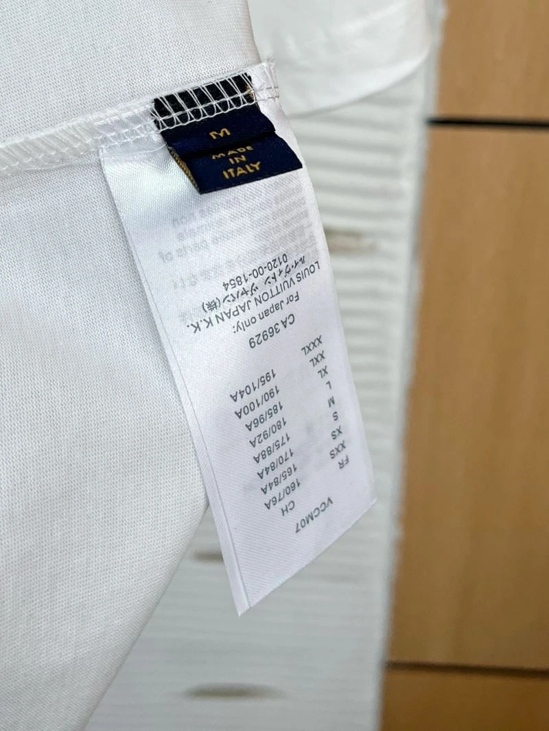 Bargain Louis Vuitton T-Shirts