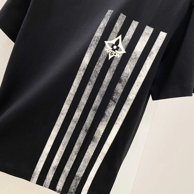 Exact replica Louis Vuitton T-Shirts
