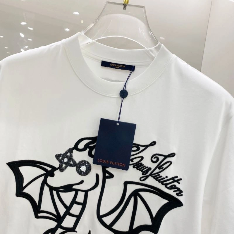Top match Louis Vuitton T-Shirts