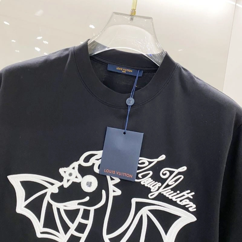 Top match Louis Vuitton T-Shirts
