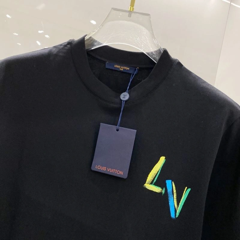 Bargain Louis Vuitton T-Shirts