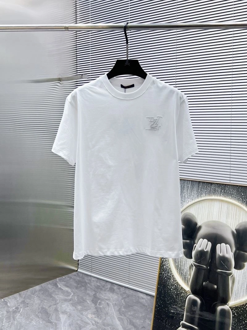 Accurate model Louis Vuitton T-Shirts