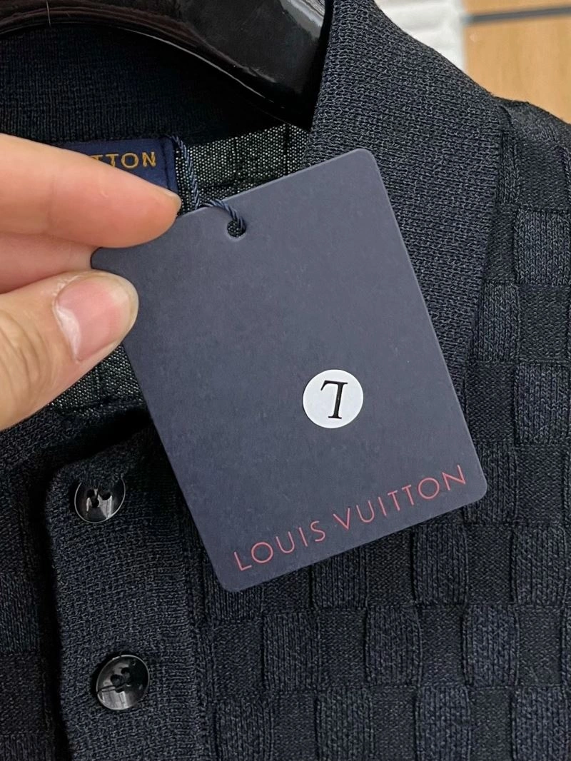 Accurate model Louis Vuitton T-Shirts