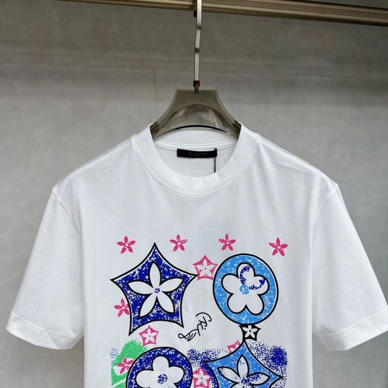 Indistinguishable Louis Vuitton T-Shirts
