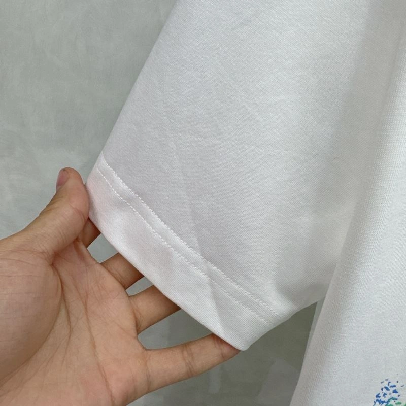 Indistinguishable Louis Vuitton T-Shirts