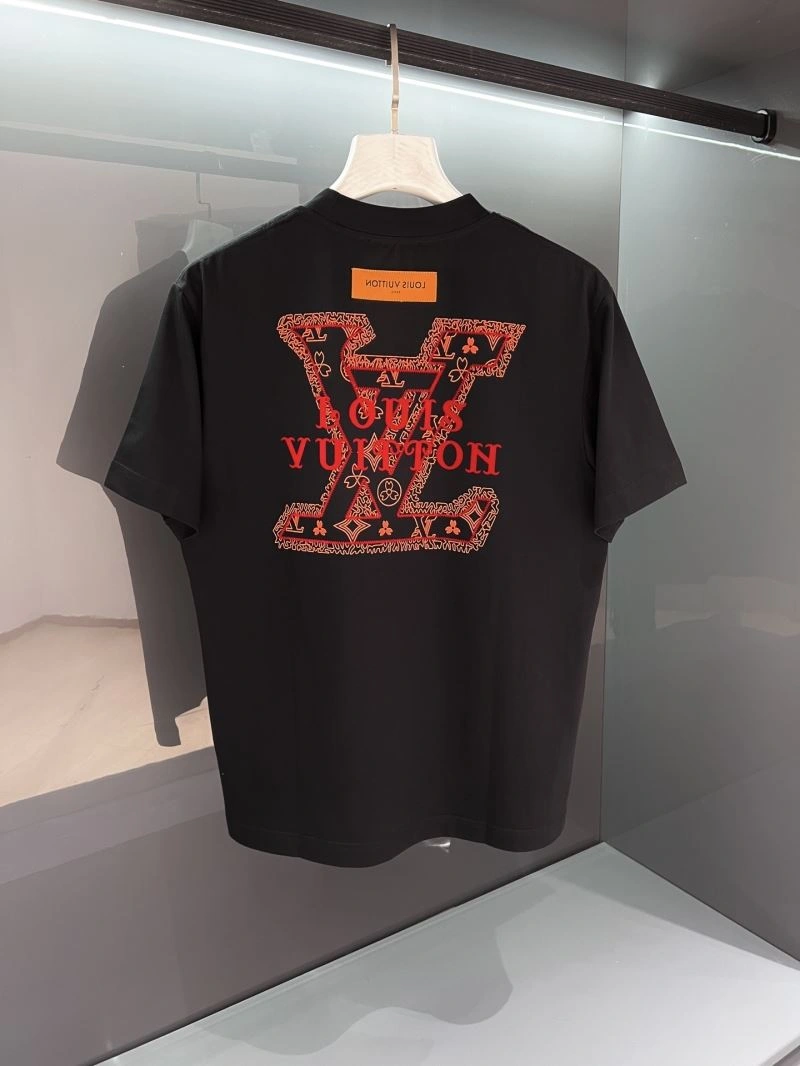 Accurate model Louis Vuitton T-Shirts