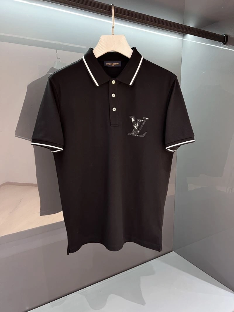 Accurate model Louis Vuitton T-Shirts