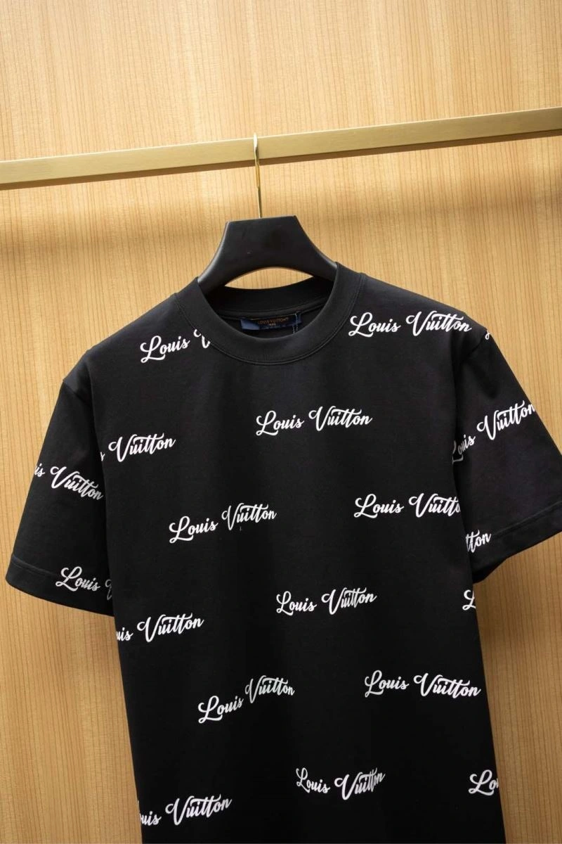Indistinguishable Louis Vuitton T-Shirts