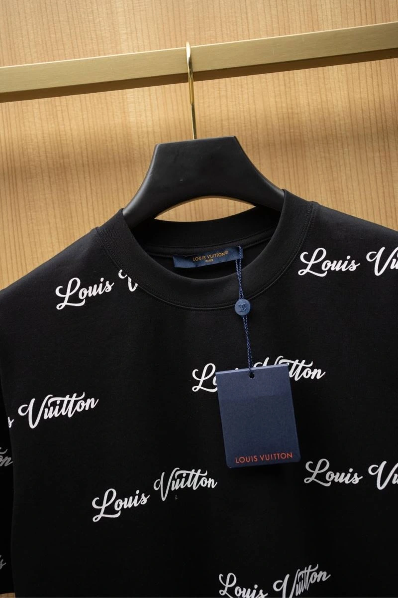 Indistinguishable Louis Vuitton T-Shirts