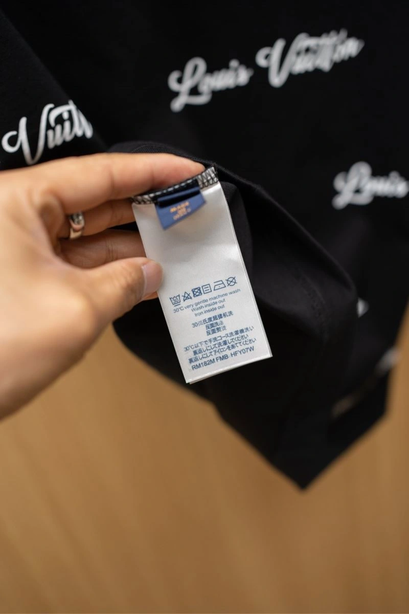 Indistinguishable Louis Vuitton T-Shirts