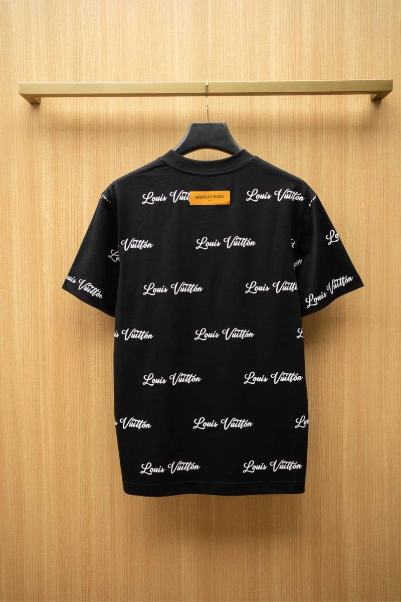 Indistinguishable Louis Vuitton T-Shirts