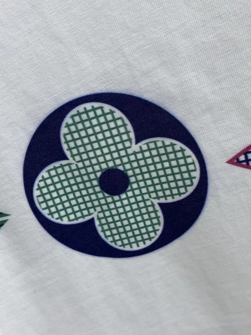 Accurate model Louis Vuitton T-Shirts