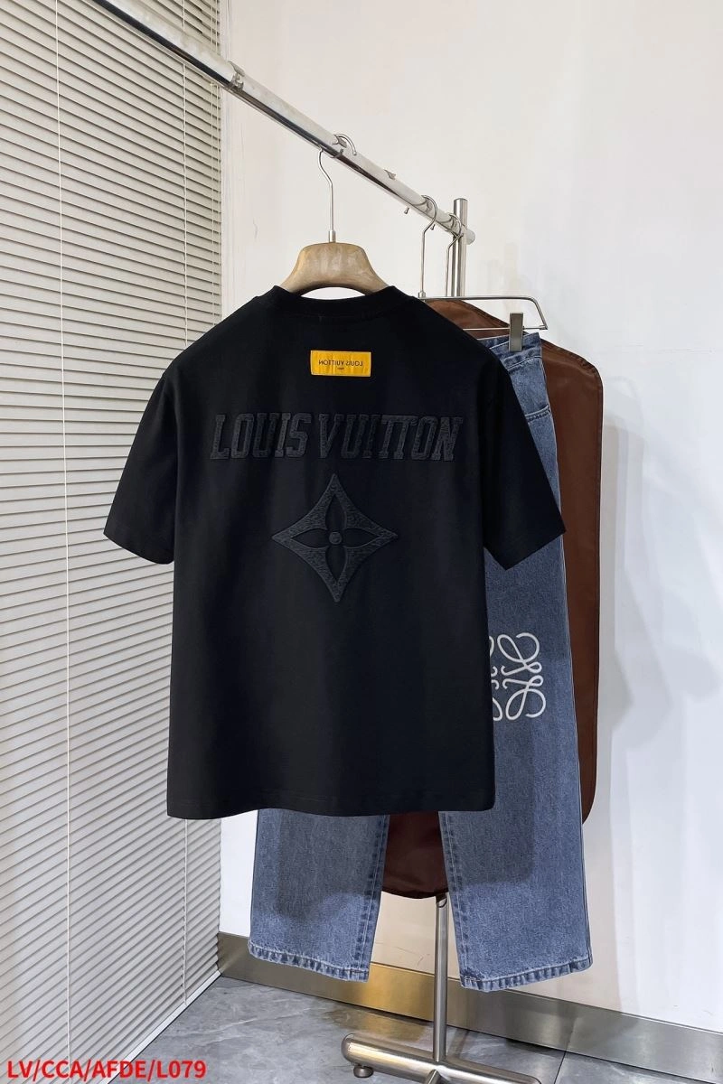 Indistinguishable Louis Vuitton T-Shirts