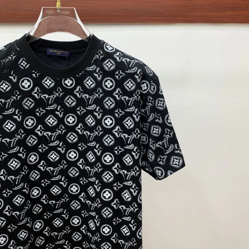 Top match Louis Vuitton T-Shirts