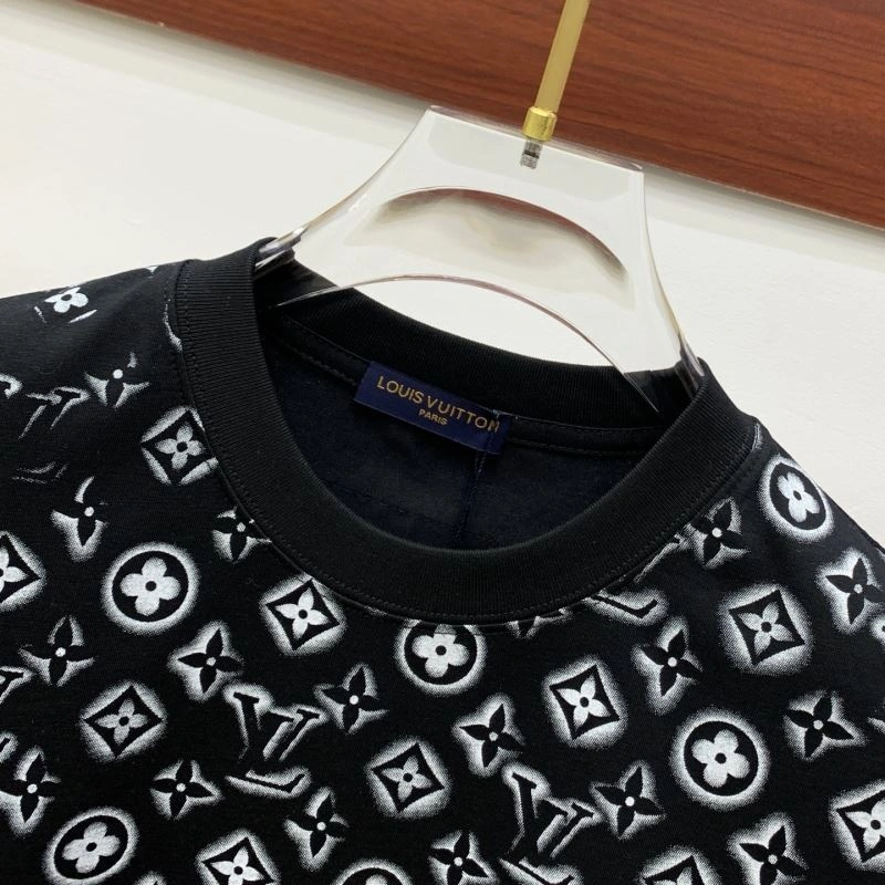 Top match Louis Vuitton T-Shirts