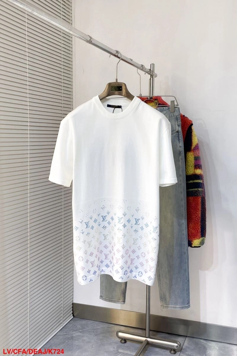 Indistinguishable Louis Vuitton T-Shirts